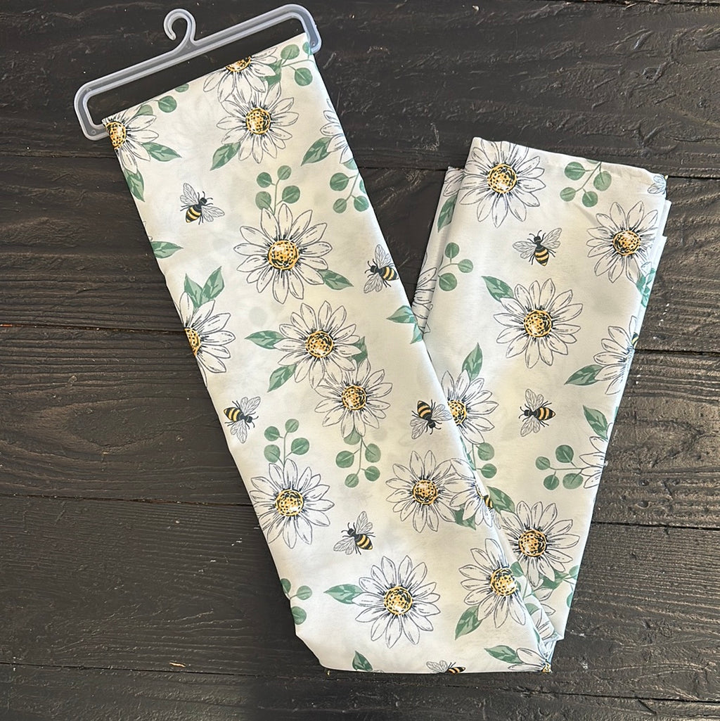 Bee & Daisy Table Cloth – SweetNes Honey Apiaries & Beetique