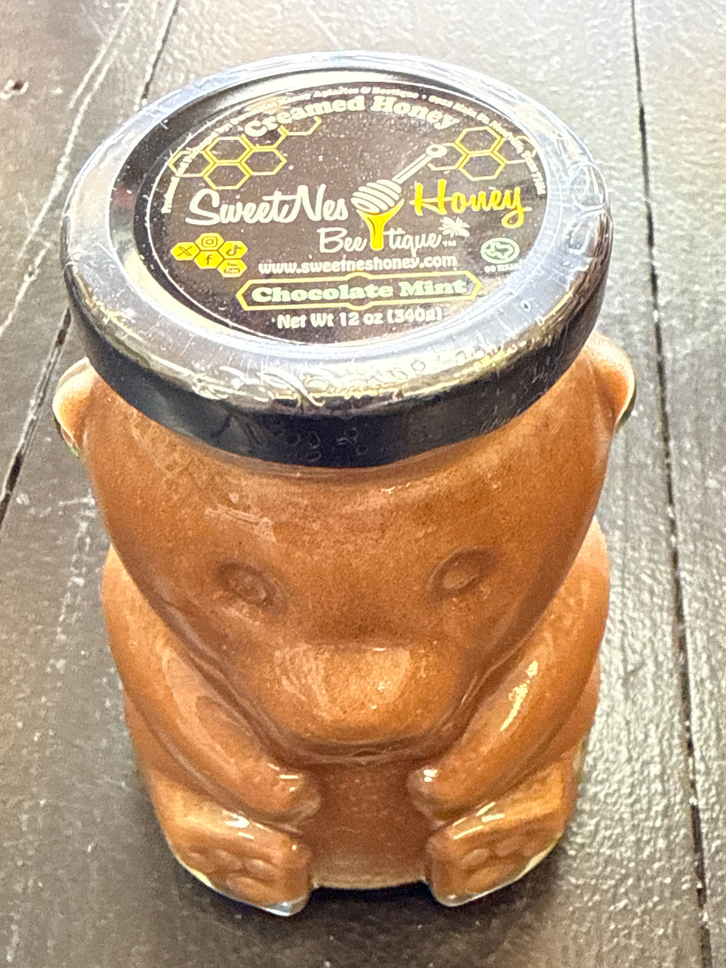 Mint Chocolate Creamed Honey 12oz Glass Bear – SweetNes Honey Apiaries ...