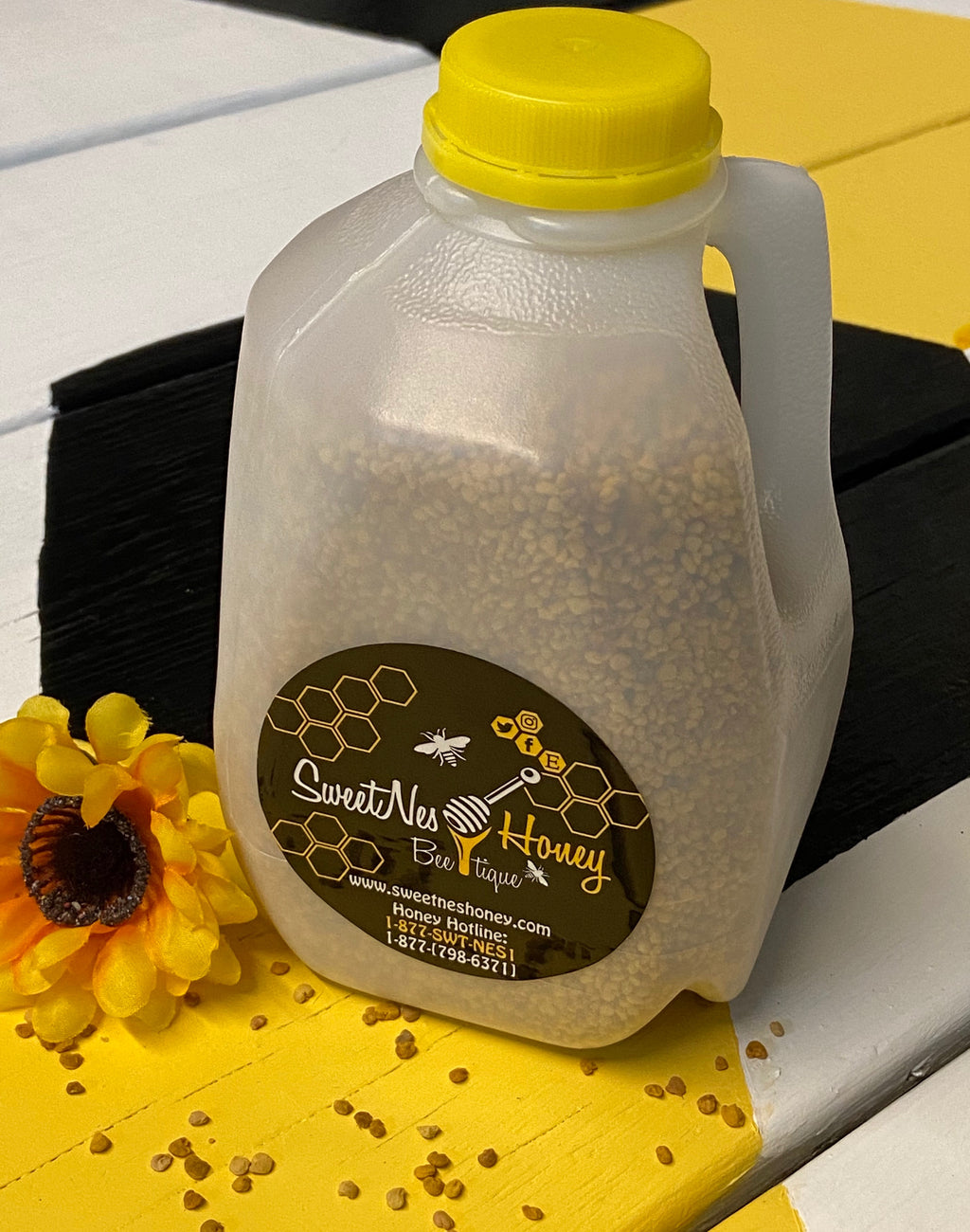 Pure Pollen in 32oz Jug – SweetNes Honey Apiaries & Beetique